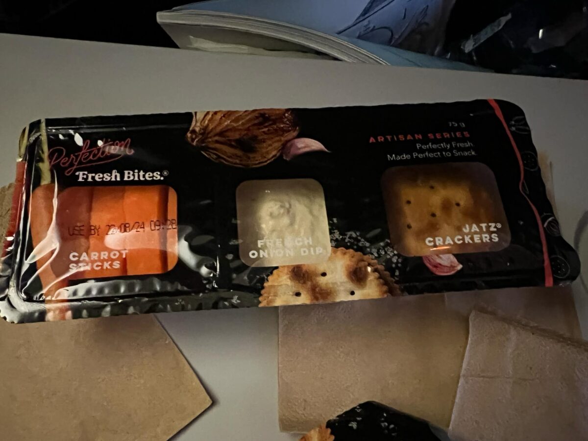 Qantas Economy Food Review + photos (Melbourne-Sydney)