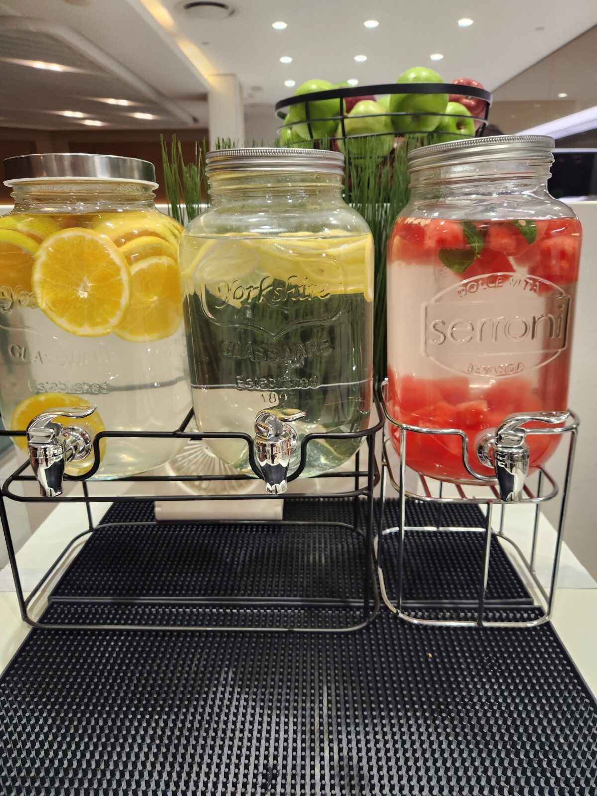 Singapore Airlines SilverKris Lounge Melbourne Food Review with photos
