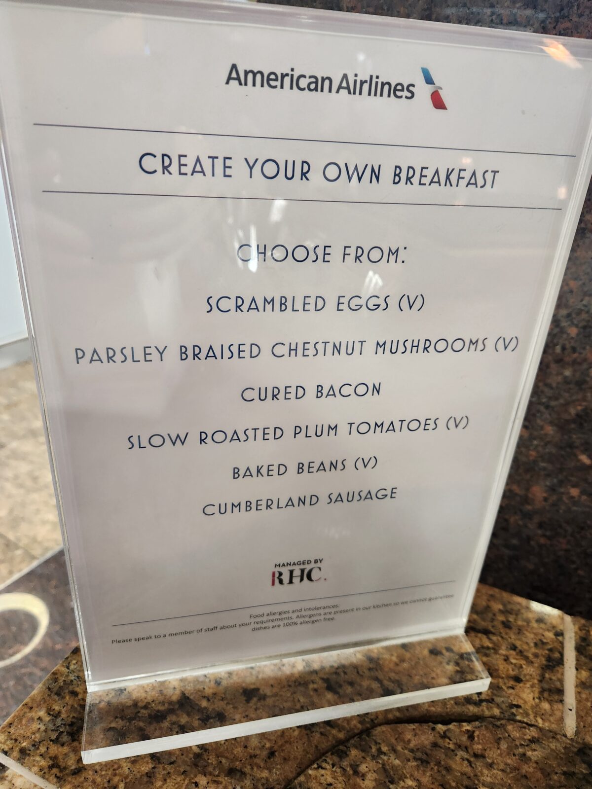 American Airlines Flagship Lounge vs Admirals Club review